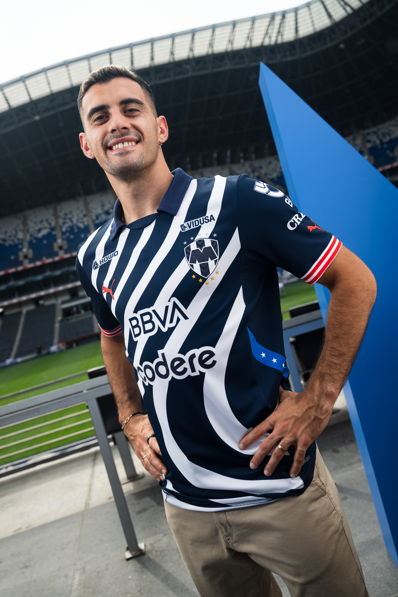 LA ESPERA HA TERMINADO… LLEGA EL NUEVO JERSEY RAYADO PARA LA LEAGUES ...